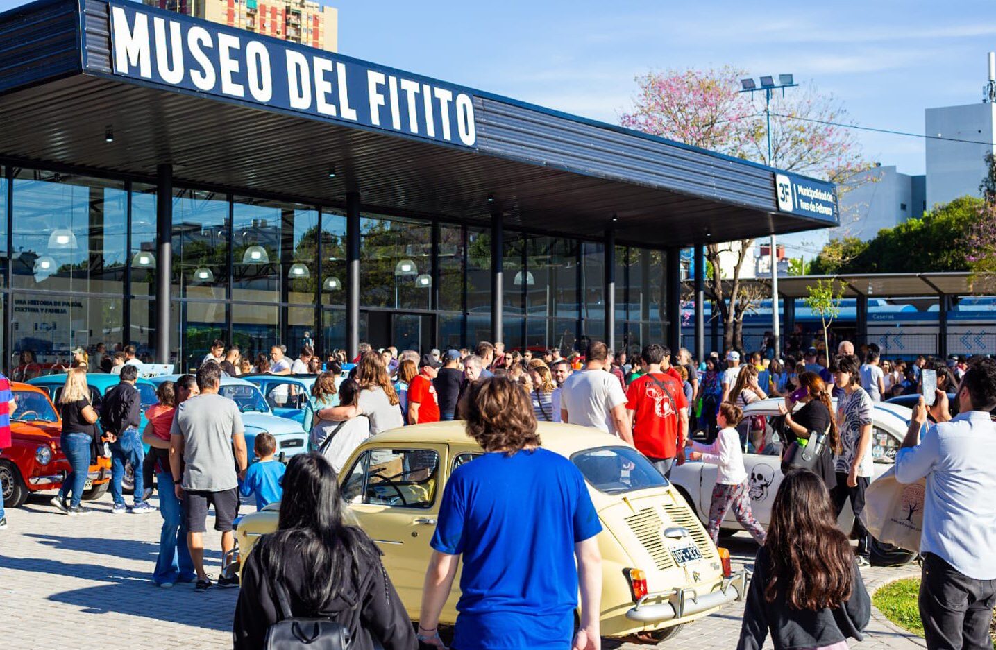 Museo del Fitito: Más de 600 fanáticos realizaron una caravana para ...